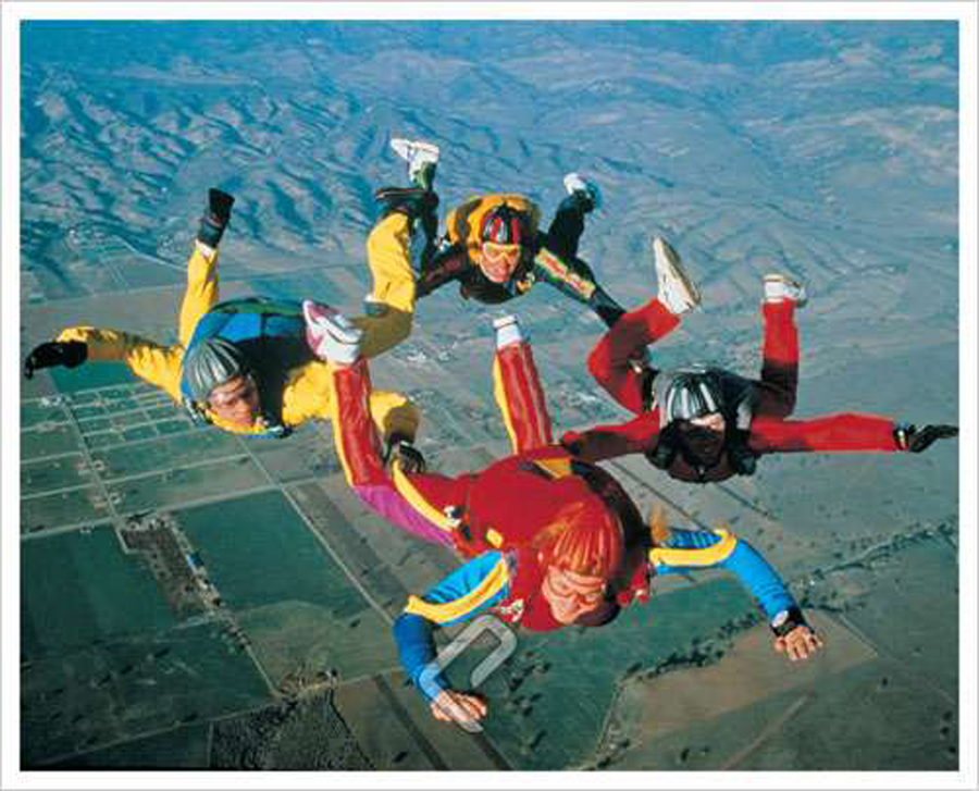 Skydiving - Free Fall Formation Giclee Photo at Eurographics