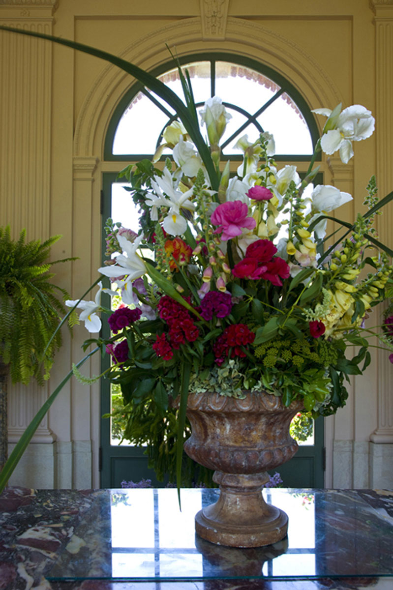 Flower bouquet in the Garden House of the Filoli Center in Woodside ...
